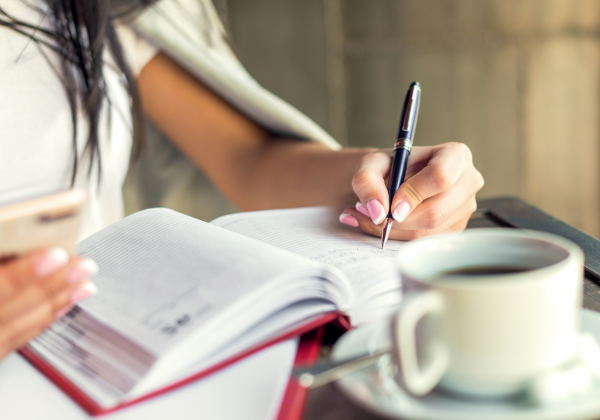 Journal vs. Diary Which Is Right For You - Your Lovely Self